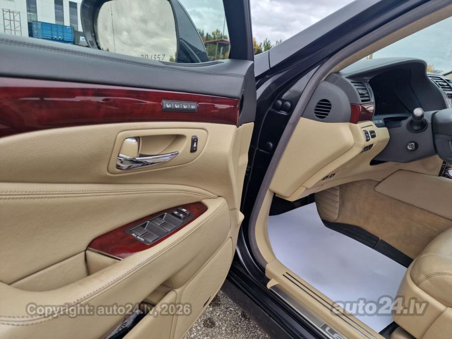Brūns Lexus LS 2007 Valga, ar dzinēja tilpumu 5.00 L un nobraukumu 255 tūkst. km par 15900 €, foto 20 vietnē AUTOMOTO.COM.LV