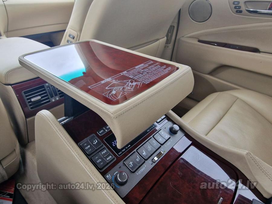 Brūns Lexus LS 2007 Valga, ar dzinēja tilpumu 5.00 L un nobraukumu 255 tūkst. km par 15900 €, foto 24 vietnē AUTOMOTO.COM.LV