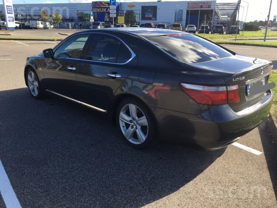 Brown Lexus LS 2007 in Riga, with an engine capacity of 4.60 L and mileage of 162 thousand km for 7350 €, photo 1 on AUTOMOTO.COM.LV