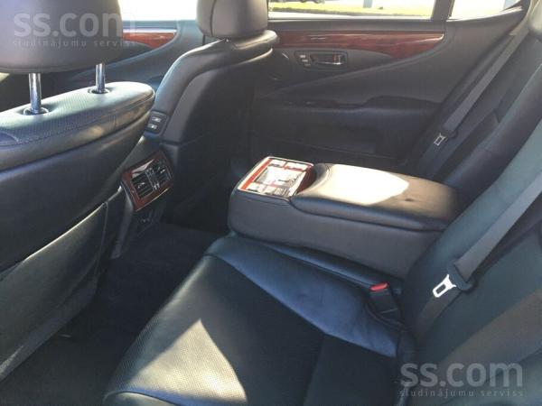 Brown Lexus LS 2007 in Riga, with an engine capacity of 4.60 L and mileage of 162 thousand km for 7350 €, photo 8 on AUTOMOTO.COM.LV
