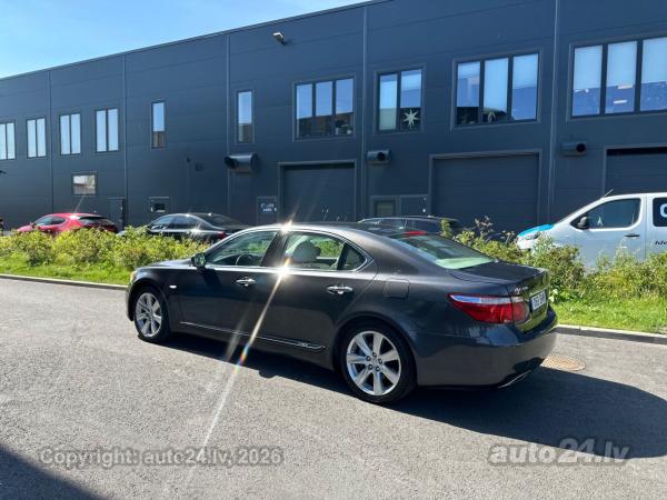 Brūns Lexus LS 2008 Tallina, ar dzinēja tilpumu 5.00 L un nobraukumu 311 tūkst. km par 6000 €, foto 4 vietnē AUTOMOTO.COM.LV