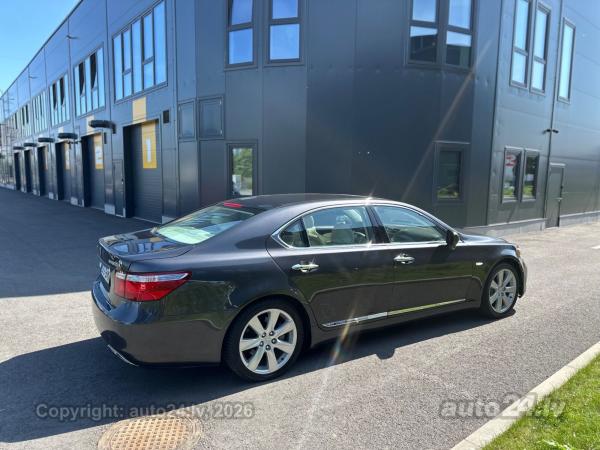 Brūns Lexus LS 2008 Tallina, ar dzinēja tilpumu 5.00 L un nobraukumu 311 tūkst. km par 6000 €, foto 6 vietnē AUTOMOTO.COM.LV