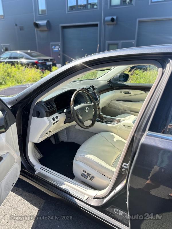 Brūns Lexus LS 2008 Tallina, ar dzinēja tilpumu 5.00 L un nobraukumu 311 tūkst. km par 6000 €, foto 7 vietnē AUTOMOTO.COM.LV
