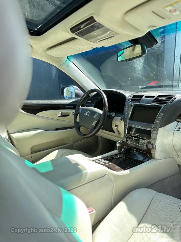 Brūns Lexus LS 2008 Tallina, ar dzinēja tilpumu 5.00 L un nobraukumu 311 tūkst. km par 6000 €, foto 9 vietnē AUTOMOTO.COM.LV