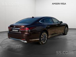 Brūns Lexus LS 2018 Rīga, ar dzinēja tilpumu 3.50 L un nobraukumu 106 tūkst. km par 47400 €, foto 3 vietnē AUTOMOTO.COM.LV