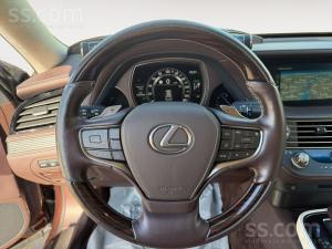 Brūns Lexus LS 2018 Rīga, ar dzinēja tilpumu 3.50 L un nobraukumu 106 tūkst. km par 47400 €, foto 13 vietnē AUTOMOTO.COM.LV