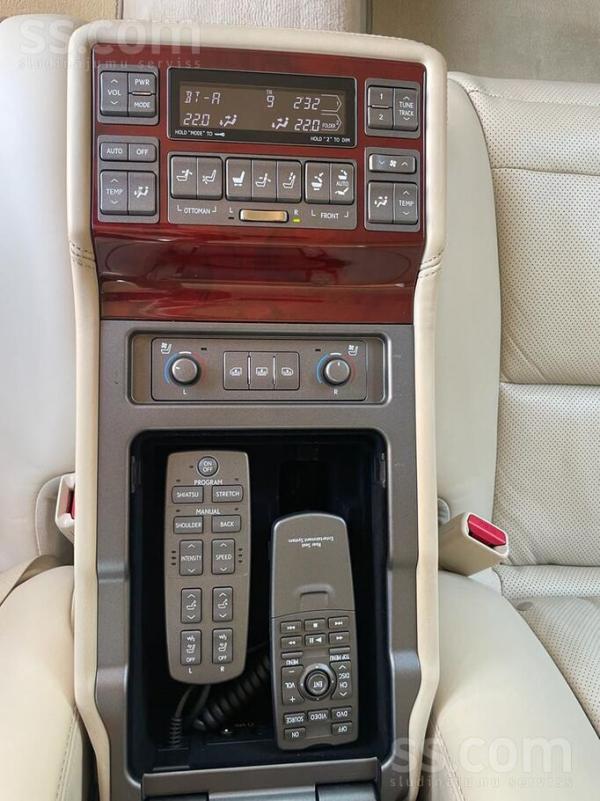 Green Lexus LS 2011 in Riga, with an engine capacity of 5.00 L and mileage of 236 thousand km for 14900 €, photo 7 on AUTOMOTO.COM.LV
