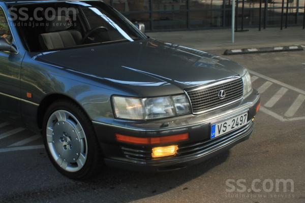 Grey Lexus LS 1991 in Riga, with an engine capacity of 4.00 L and mileage of 337 thousand km for 9900 €, photo 3 on AUTOMOTO.COM.LV