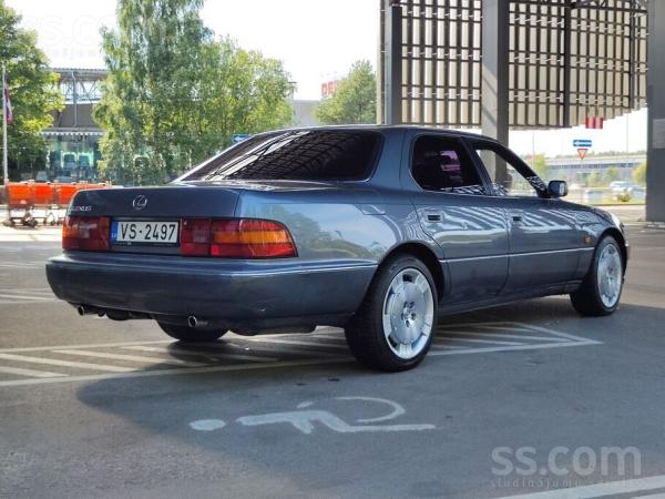 Grey Lexus LS 1991 in Riga, with an engine capacity of 4.00 L and mileage of 337 thousand km for 9900 €, photo 6 on AUTOMOTO.COM.LV