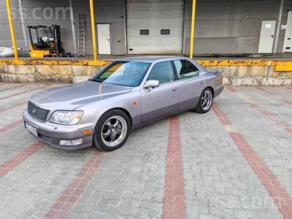 Pelēks Lexus LS 1998 Rīga, ar dzinēja tilpumu 4.00 L un nobraukumu 350 tūkst. km par 9480 €, foto 3 vietnē AUTOMOTO.COM.LV