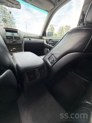 Grey Lexus LS 2001 in Riga, with an engine capacity of 4.30 L and mileage of 263 thousand km for 11500 €, photo 17 on AUTOMOTO.COM.LV
