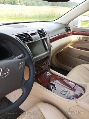 Pelēks Lexus LS 2007 Rakvere, ar dzinēja tilpumu 4.60 L un nobraukumu 249 tūkst. km par 6999 €, foto 9 vietnē AUTOMOTO.COM.LV