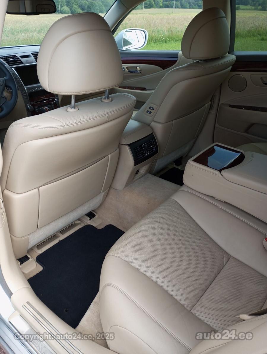 Grey Lexus LS 2007 in Rakvere, with an engine capacity of 4.60 L and mileage of 249 thousand km for 6999 €, photo 14 on AUTOMOTO.COM.LV