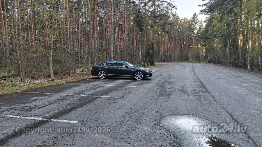 Pelēks Lexus LS 2007 Tallina, ar dzinēja tilpumu 5.00 L un nobraukumu 272 tūkst. km par 15999 €, foto 4 vietnē AUTOMOTO.COM.LV