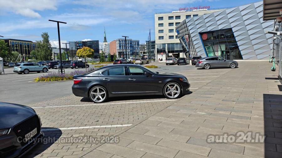 Pelēks Lexus LS 2007 Tallina, ar dzinēja tilpumu 5.00 L un nobraukumu 272 tūkst. km par 15999 €, foto 6 vietnē AUTOMOTO.COM.LV