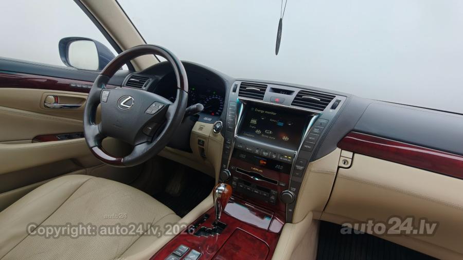 Pelēks Lexus LS 2007 Tallina, ar dzinēja tilpumu 5.00 L un nobraukumu 272 tūkst. km par 15999 €, foto 10 vietnē AUTOMOTO.COM.LV
