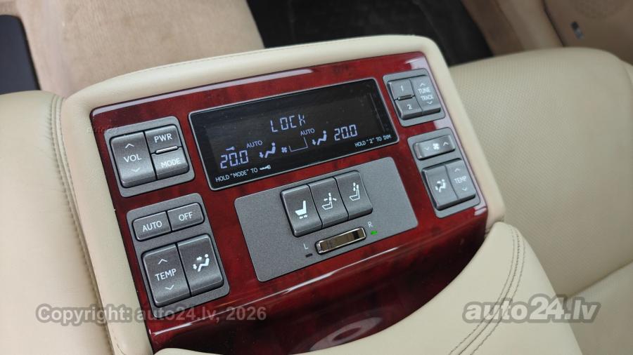 Pelēks Lexus LS 2007 Tallina, ar dzinēja tilpumu 5.00 L un nobraukumu 272 tūkst. km par 15999 €, foto 20 vietnē AUTOMOTO.COM.LV