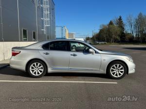 Pelēks Lexus LS 2007 Tallina, ar dzinēja tilpumu 4.60 L un nobraukumu 251 tūkst. km par 7500 €, foto 4 vietnē AUTOMOTO.COM.LV