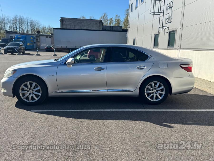 Pelēks Lexus LS 2007 Tallina, ar dzinēja tilpumu 4.60 L un nobraukumu 251 tūkst. km par 7500 €, foto 5 vietnē AUTOMOTO.COM.LV