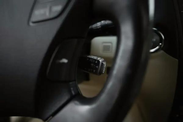 Pelēks Lexus LS 2007 Jelgava, ar dzinēja tilpumu 5.00 L un nobraukumu 223 tūkst. km par 10500 €, foto 10 vietnē AUTOMOTO.COM.LV
