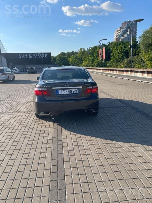 Pelēks Lexus LS 2007 Rīga, ar dzinēja tilpumu 5.00 L un nobraukumu 216 tūkst. km par 15400 €, foto 2 vietnē AUTOMOTO.COM.LV