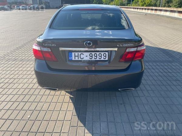 Pelēks Lexus LS 2007 Rīga, ar dzinēja tilpumu 5.00 L un nobraukumu 216 tūkst. km par 15400 €, foto 9 vietnē AUTOMOTO.COM.LV