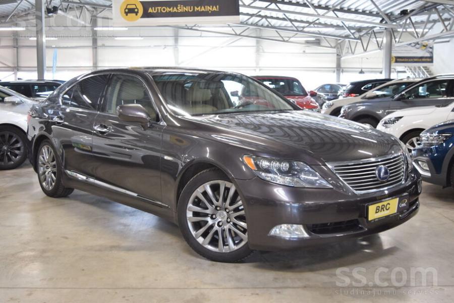 Grey Lexus LS 2009 in Riga, with an engine capacity of 5.00 L and mileage of 301 thousand km for 12000 €, photo 1 on AUTOMOTO.COM.LV