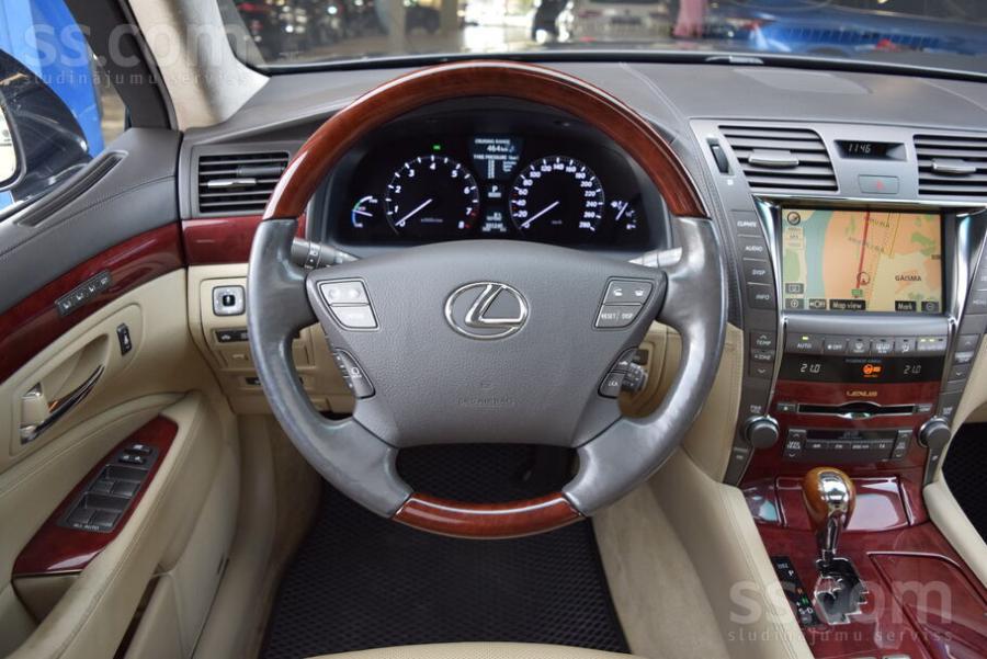 Grey Lexus LS 2009 in Riga, with an engine capacity of 5.00 L and mileage of 301 thousand km for 12000 €, photo 10 on AUTOMOTO.COM.LV