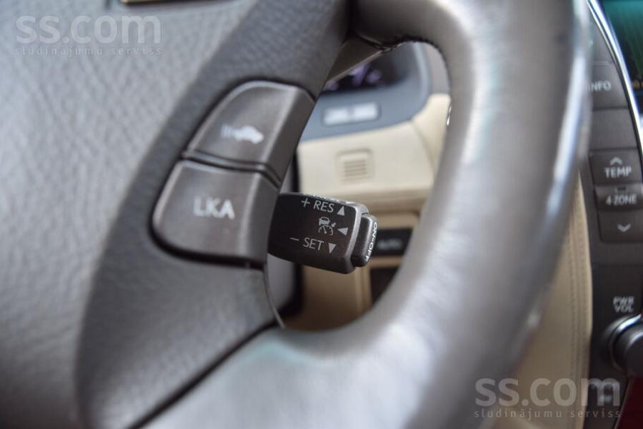 Grey Lexus LS 2009 in Riga, with an engine capacity of 5.00 L and mileage of 301 thousand km for 12000 €, photo 11 on AUTOMOTO.COM.LV