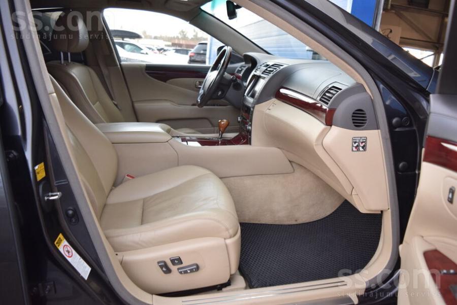 Grey Lexus LS 2009 in Riga, with an engine capacity of 5.00 L and mileage of 301 thousand km for 12000 €, photo 13 on AUTOMOTO.COM.LV