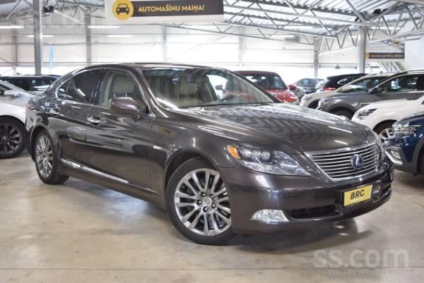 Pelēks Lexus LS 2009 Rīga, ar dzinēja tilpumu 5.00 L un nobraukumu 301 tūkst. km par 10000 €, foto 1 vietnē AUTOMOTO.COM.LV