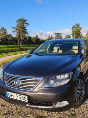 Pelēks Lexus LS 2009 Rīga, ar dzinēja tilpumu 5.00 L un nobraukumu 299 tūkst. km par 13000 €, foto 1 vietnē AUTOMOTO.COM.LV