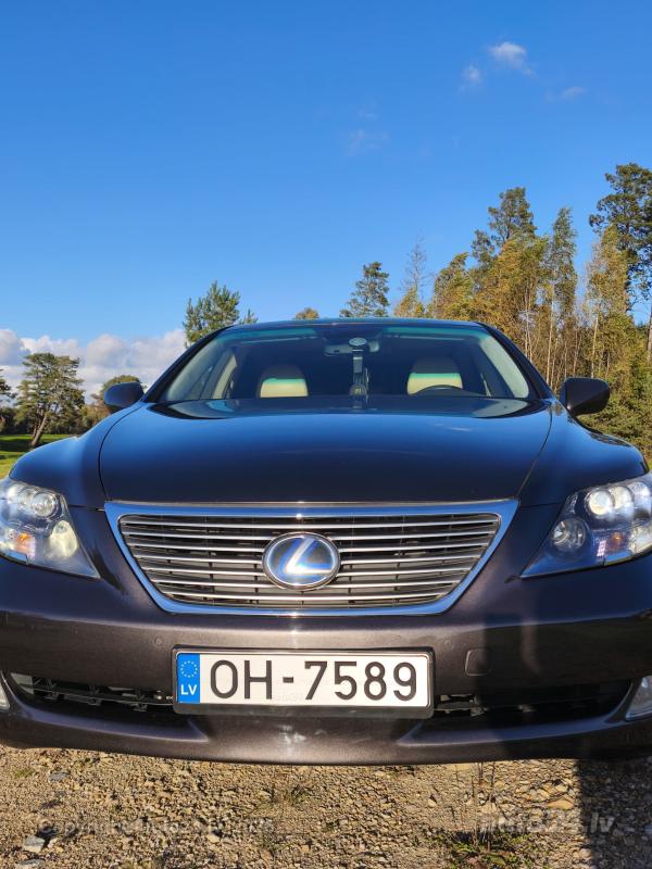 Lexus LS 2009 Rīga vietnē Pelēks Lexus LS 2009 Rīga, ar dzinēja tilpumu 5.00 L un nobraukumu 299 tūkst. km par 13000 €, foto 3 vietnē AUTOMOTO.COM.LV