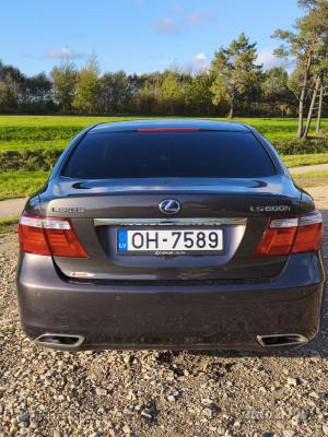 Pelēks Lexus LS 2009 Rīga, ar dzinēja tilpumu 5.00 L un nobraukumu 299 tūkst. km par 13000 €, foto 7 vietnē AUTOMOTO.COM.LV