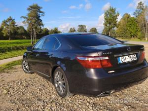Pelēks Lexus LS 2009 Rīga, ar dzinēja tilpumu 5.00 L un nobraukumu 299 tūkst. km par 13000 €, foto 8 vietnē AUTOMOTO.COM.LV