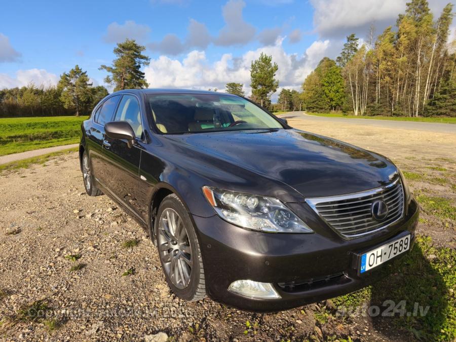 Pelēks Lexus LS 2009 Rīga, ar dzinēja tilpumu 5.00 L un nobraukumu 299 tūkst. km par 13000 €, foto 12 vietnē AUTOMOTO.COM.LV