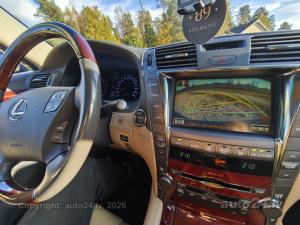 Pelēks Lexus LS 2009 Rīga, ar dzinēja tilpumu 5.00 L un nobraukumu 299 tūkst. km par 13000 €, foto 20 vietnē AUTOMOTO.COM.LV
