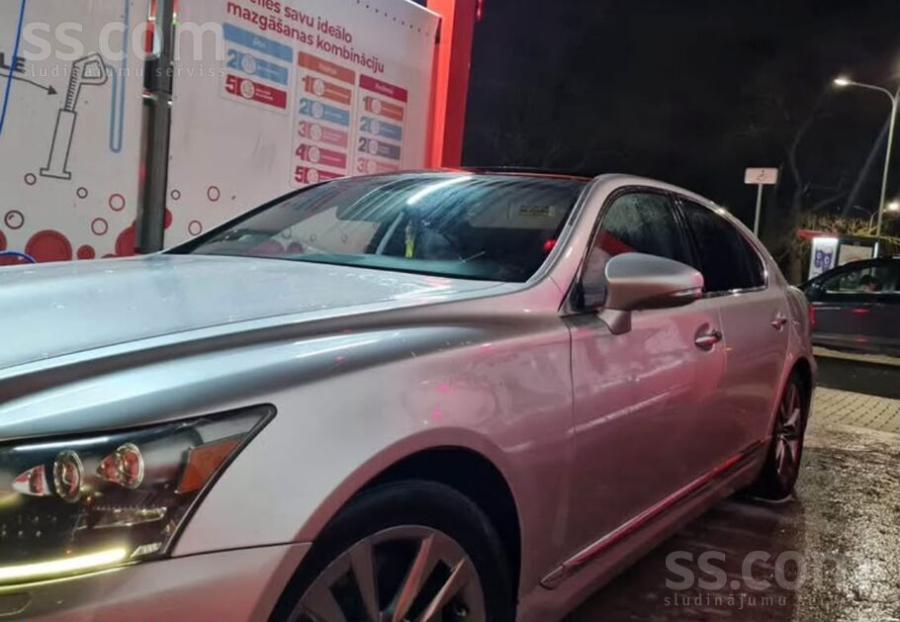 Grey Lexus LS 2013 in Riga, with an engine capacity of 4.60 L and mileage of 191 thousand km for 13800 €, photo 4 on AUTOMOTO.COM.LV