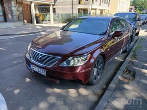 Sarkans Lexus LS 2007 Rīga, ar dzinēja tilpumu 5.00 L un nobraukumu 209 tūkst. km par 5500 €, foto  vietnē AUTOMOTO.COM.LV
