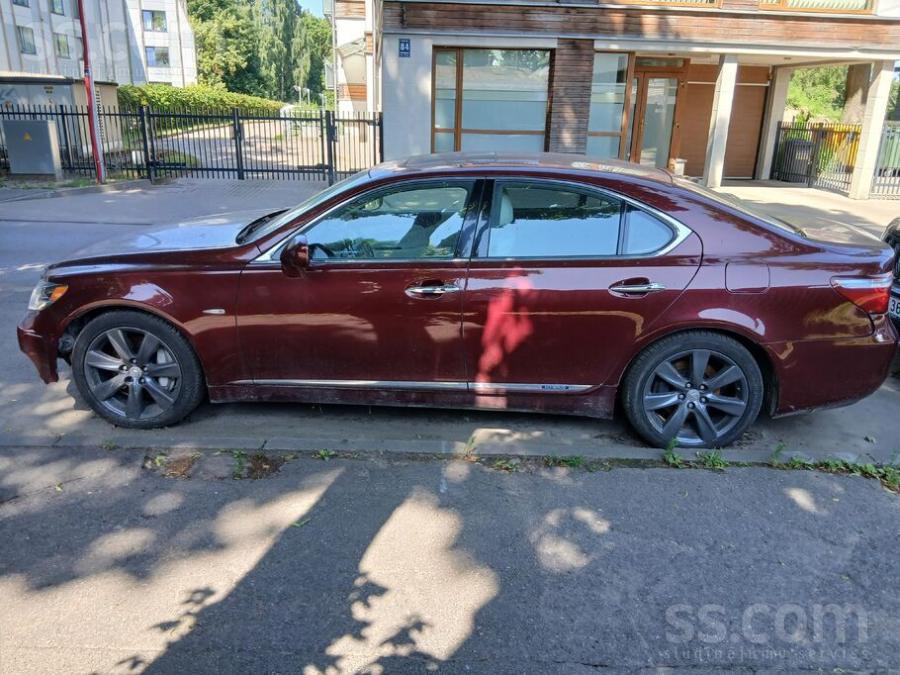 Sarkans Lexus LS 2007 Rīga, ar dzinēja tilpumu 5.00 L un nobraukumu 209 tūkst. km par 5500 €, foto 3 vietnē AUTOMOTO.COM.LV