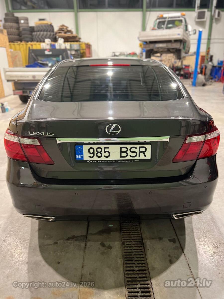 Lexus LS 2007 Tallina, ar dzinēja tilpumu 4.60 L un nobraukumu 239 tūkst. km par 8500 €, foto 6 vietnē AUTOMOTO.COM.LV