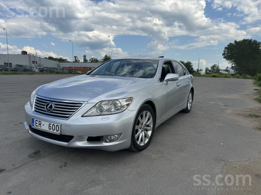 Lexus LS 2012 in Riga, with an engine capacity of 4.60 L and mileage of 145 thousand km for 12700 €, photo 12 on AUTOMOTO.COM.LV