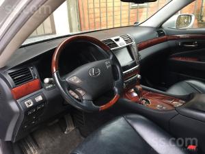 Lexus LS 2012 in Riga, with an engine capacity of 4.60 L and mileage of 145 thousand km for 12700 €, photo 15 on AUTOMOTO.COM.LV