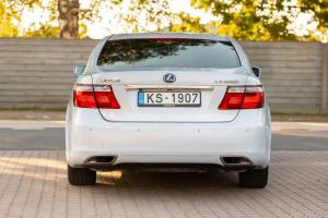 White Lexus LS 2008 in Jelgava, with an engine capacity of 5.00 L and mileage of 340 thousand km for 7200 €, photo 7 on AUTOMOTO.COM.LV