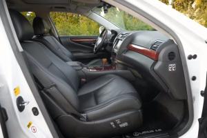 White Lexus LS 2008 in Jelgava, with an engine capacity of 5.00 L and mileage of 340 thousand km for 7200 €, photo 12 on AUTOMOTO.COM.LV