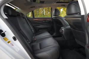 White Lexus LS 2008 in Jelgava, with an engine capacity of 5.00 L and mileage of 340 thousand km for 7200 €, photo 25 on AUTOMOTO.COM.LV