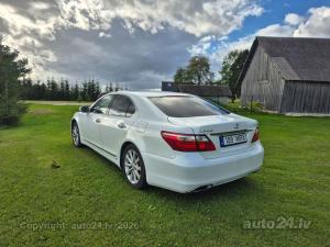 Balts Lexus LS 2009 Tallina, ar dzinēja tilpumu 4.60 L un nobraukumu 194 tūkst. km par 8000 €, foto 4 vietnē AUTOMOTO.COM.LV