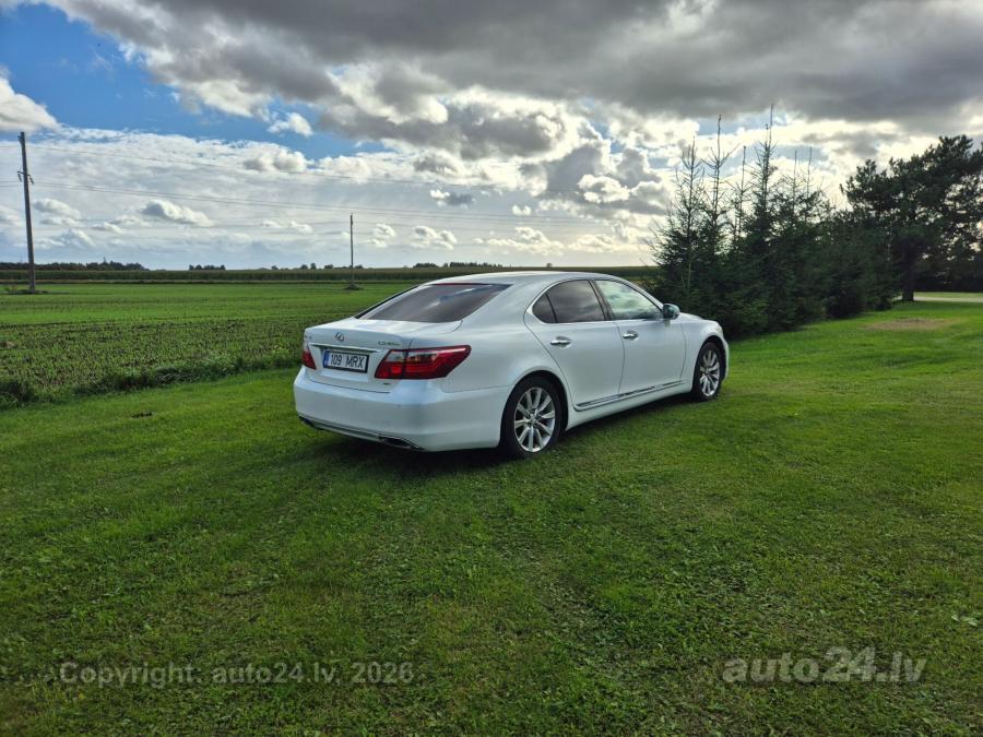 Balts Lexus LS 2009 Tallina, ar dzinēja tilpumu 4.60 L un nobraukumu 194 tūkst. km par 8000 €, foto 5 vietnē AUTOMOTO.COM.LV