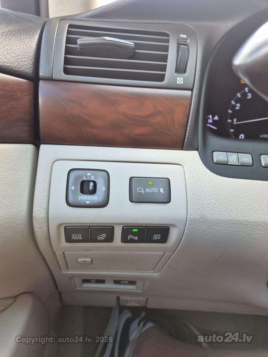 Balts Lexus LS 2009 Tallina, ar dzinēja tilpumu 4.60 L un nobraukumu 194 tūkst. km par 8000 €, foto 12 vietnē AUTOMOTO.COM.LV