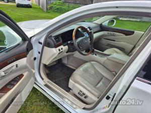 Balts Lexus LS 2009 Tallina, ar dzinēja tilpumu 4.60 L un nobraukumu 194 tūkst. km par 8000 €, foto 13 vietnē AUTOMOTO.COM.LV